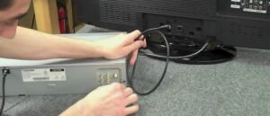 How to connect a CD player to a TV?